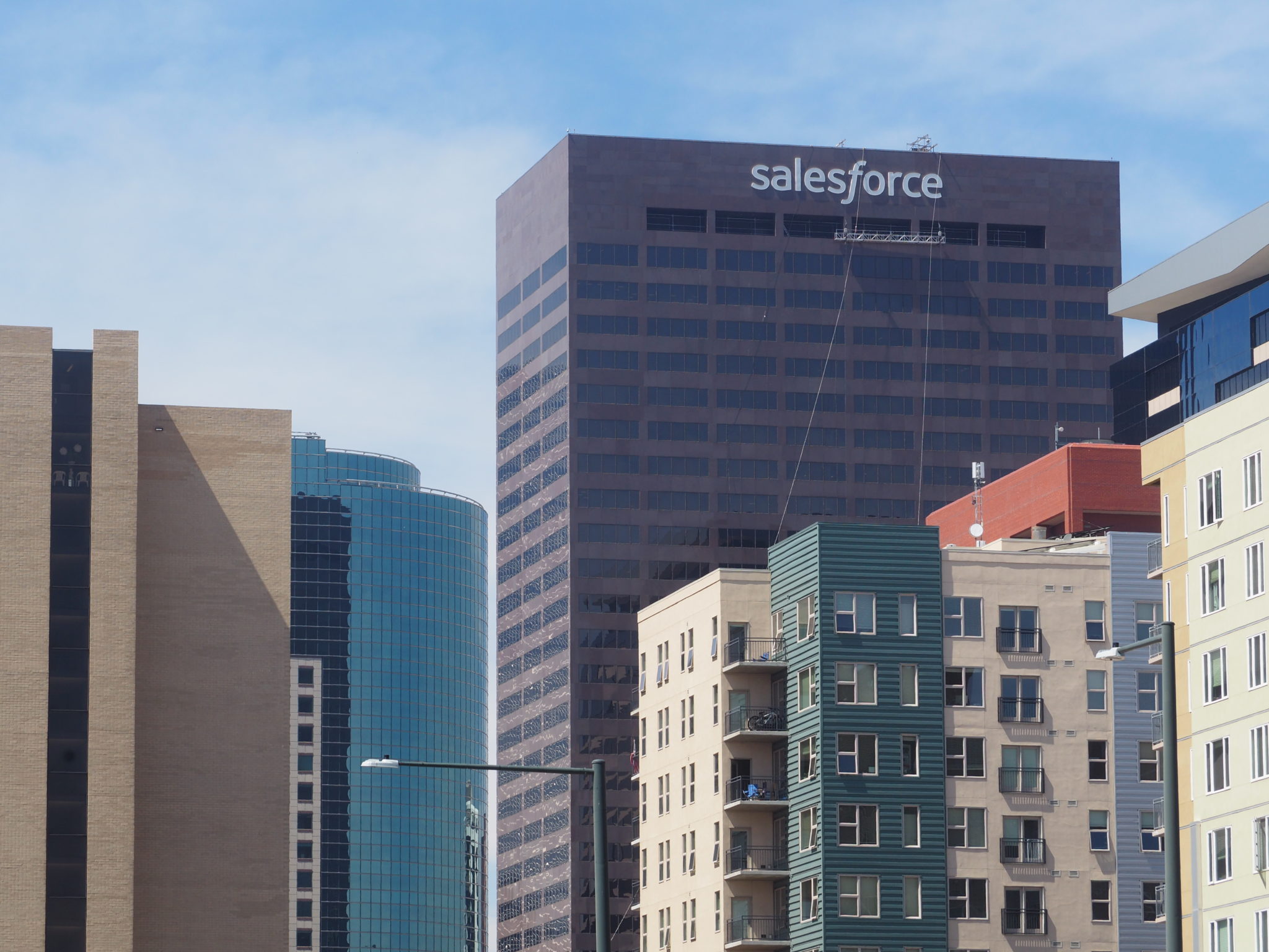 Salesforce signage goes up atop 32-story downtown tower - BusinessDen